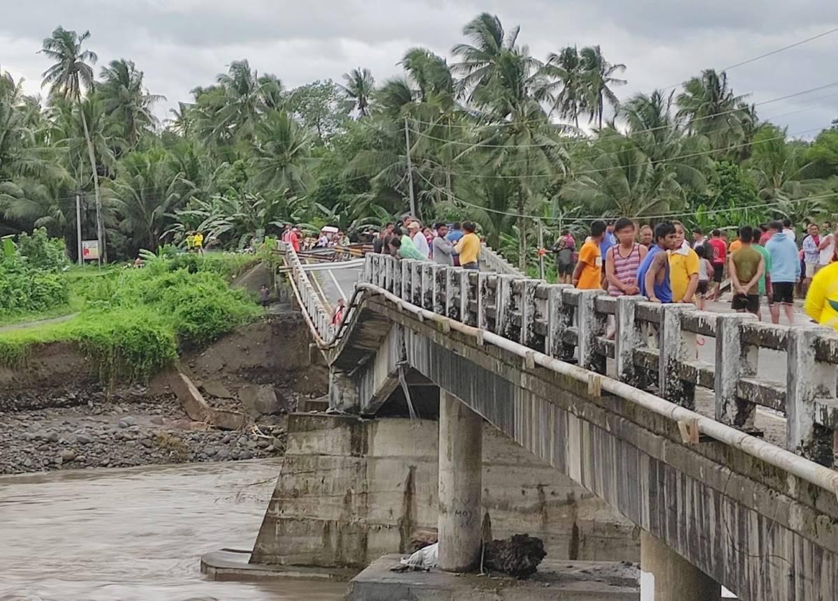 Heavy rains from Paeng damage bridge in Leyte | Photos | GMA News Online