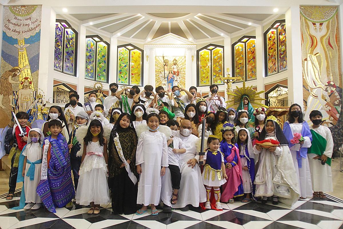 Little saints gather for pre-Undas parade | Photos | GMA News Online