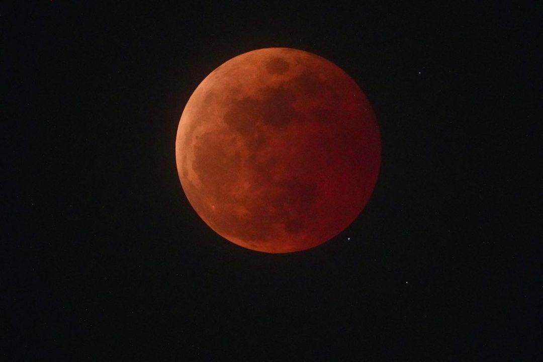Blood moon rises over the Philippines | Photos | GMA News Online