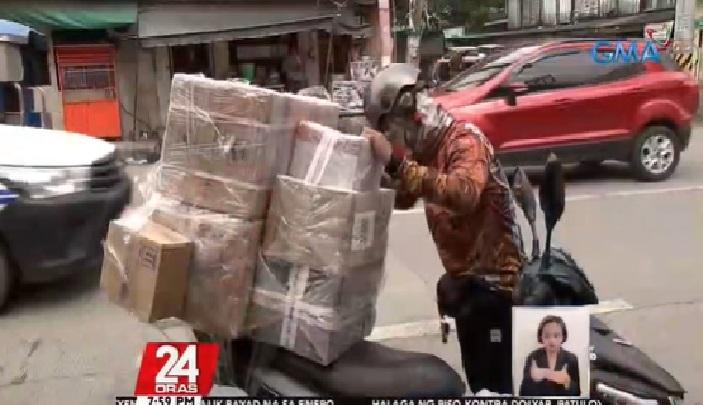 Mga delivery rider, todo-kayod para dagdag-kita ngayong kapaskuhan | Balitambayan