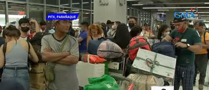 More buses needed to transport waiting passengers at PITX | GMA News Online