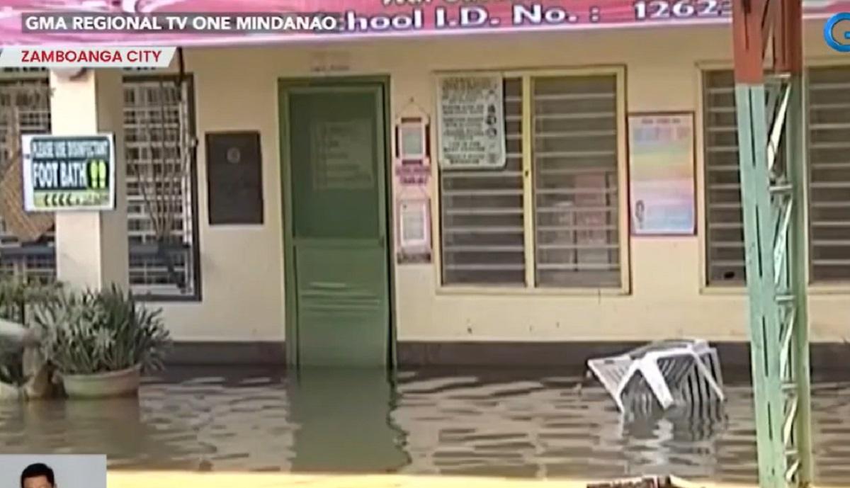 Paaralan sa Zamboanga City, lubog pa rin sa baha dahil sa mga pag-ulan ...