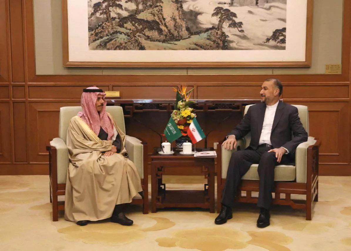 Iran, Saudi Arabia sign statement on re-establishing ties | GMA News Online