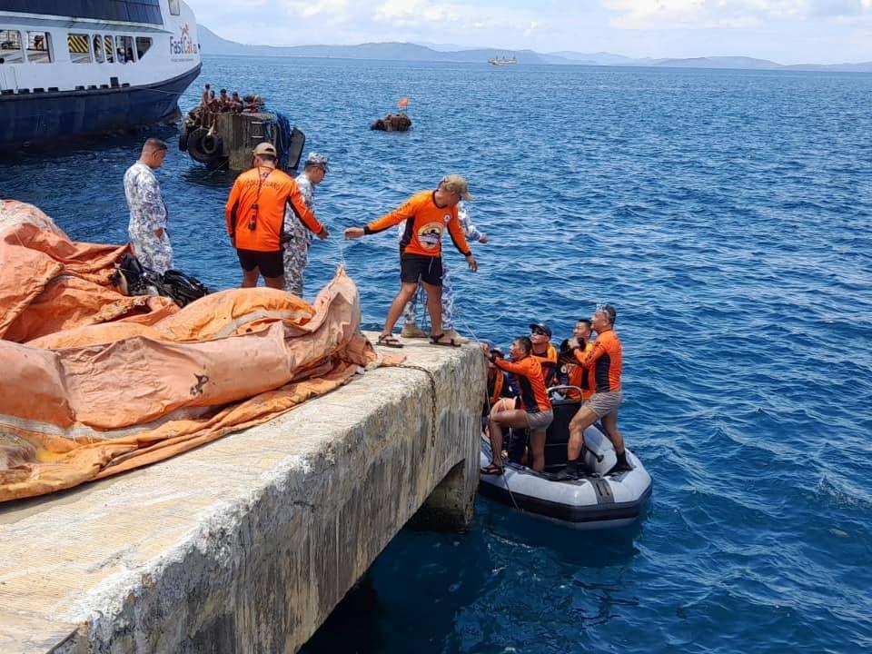 PCG rescues crew members from submerged vessel in Surigao del Norte