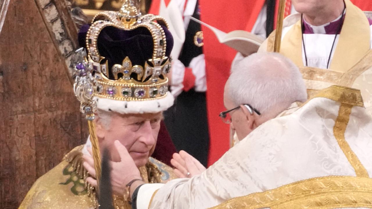 King Charles III crowned in ceremony blending history and change | GMA ...
