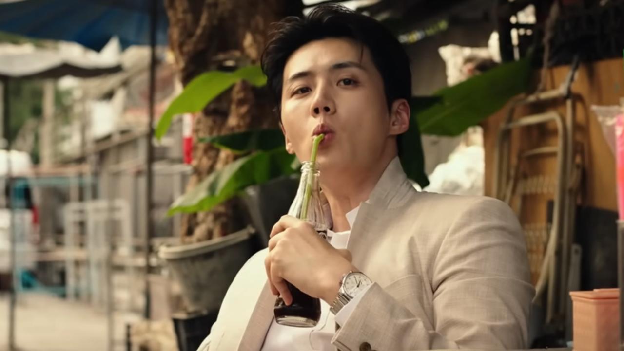 Kim Seon Ho guns after a Korean-Filipino boxer in upcoming film 'The ...