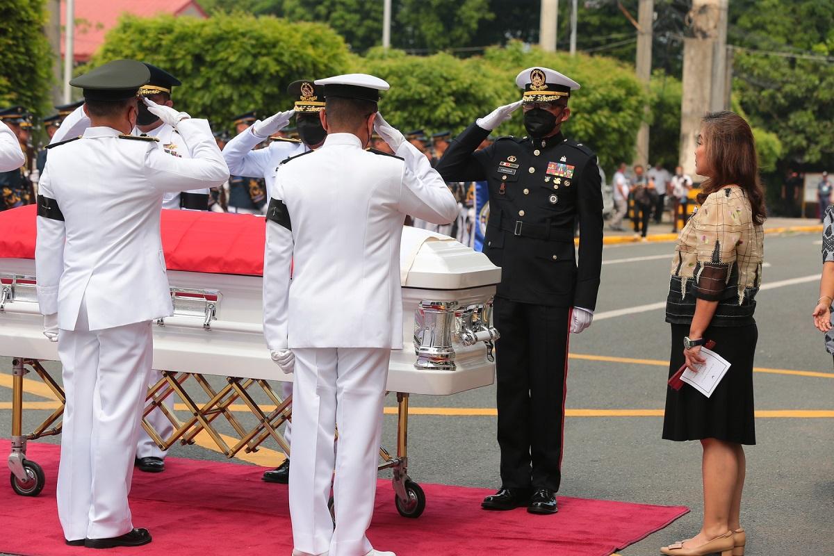 Ex-Senator Biazon's remains arrive at Senate | Photos | GMA News Online