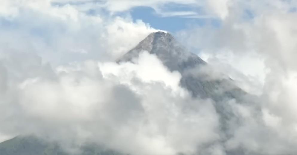 PHIVOLCS: Mayon Volcano exhibits ‘increased seismic activity, ground deformation’ | GMA News Online
