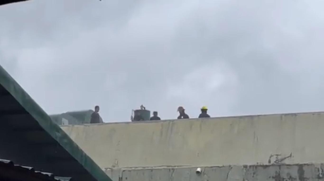 Fire breaks out in part of Manila Hotel, later declared out | GMA News ...