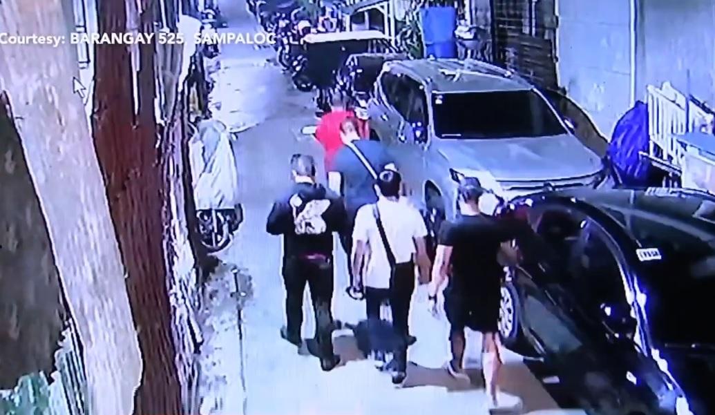 Manila cops in alleged robbery-extortion case surrender to authorities ...
