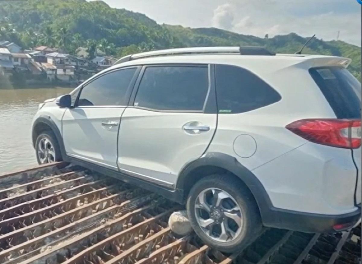 SUV, muntik mahulog sa ilog habang sinusunod ang direksyon sa ...