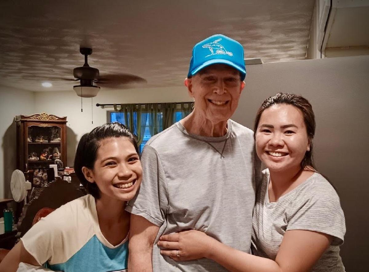 Filipino teachers rescue elderly man while fleeing Maui wildfires | GMA ...