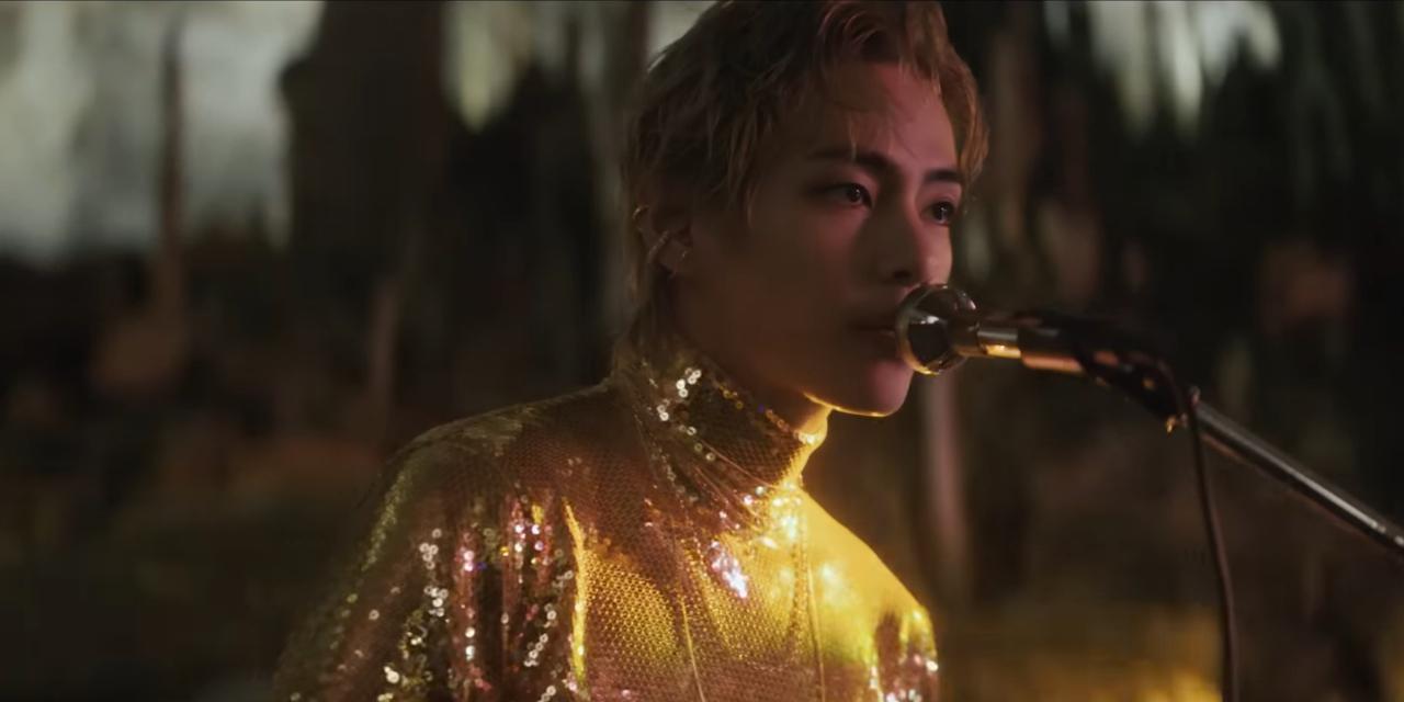 V of BTS exudes vintage glam in 'Love Me Again' music video | GMA News ...