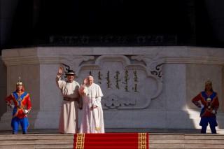 Chinese Catholics sneak a peek at Pope Francis in Mongolia | Ang People ...