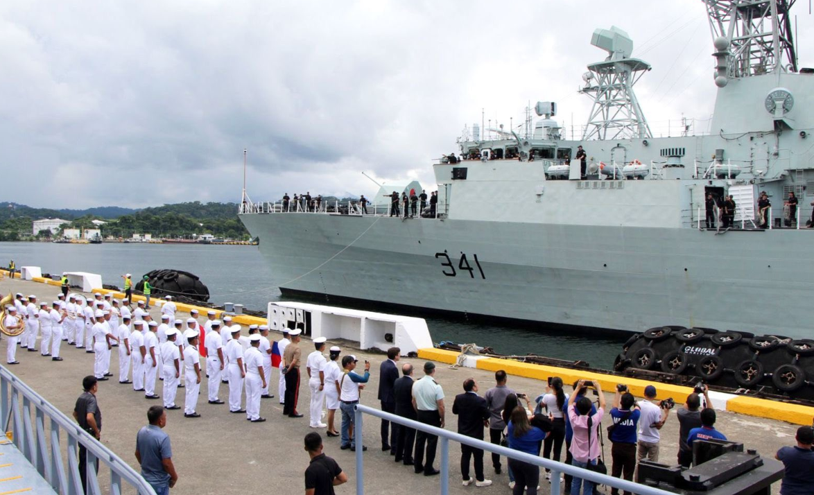 Canadian Navy ship arrives in Zambales for goodwill visit | GMA News Online