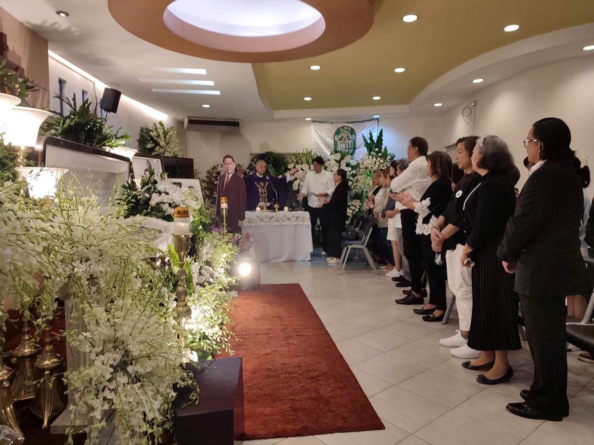 Funeral mass held for veteran journalist Mike Enriquez | Photos | GMA ...