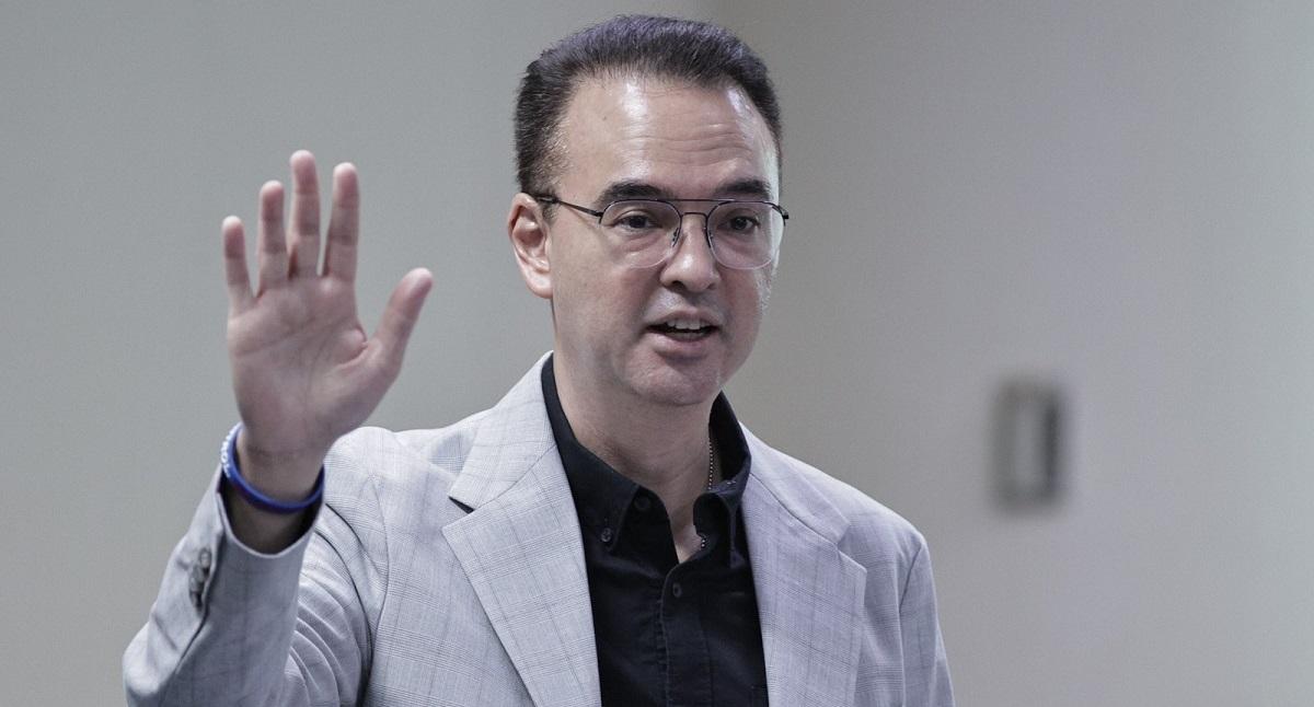 Alan Peter Cayetano suggests reward to catch hackers | GMA News Online