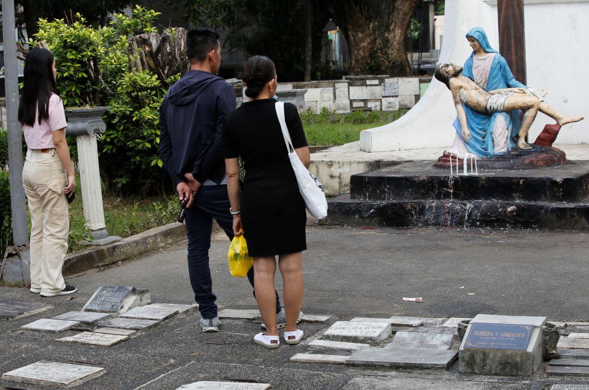 People start visiting cemeteries; authorities gear up ahead of Undas ...
