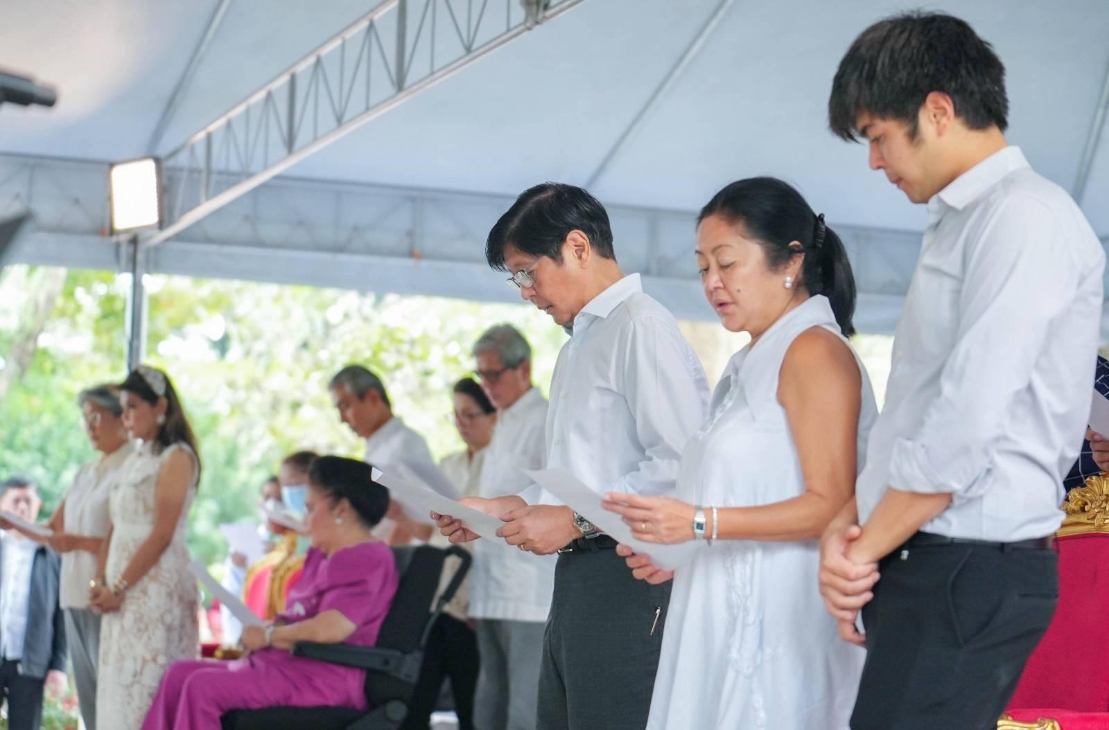 Marcos on All Souls' Day: Remember the 'lessons' left by our loved ones ...