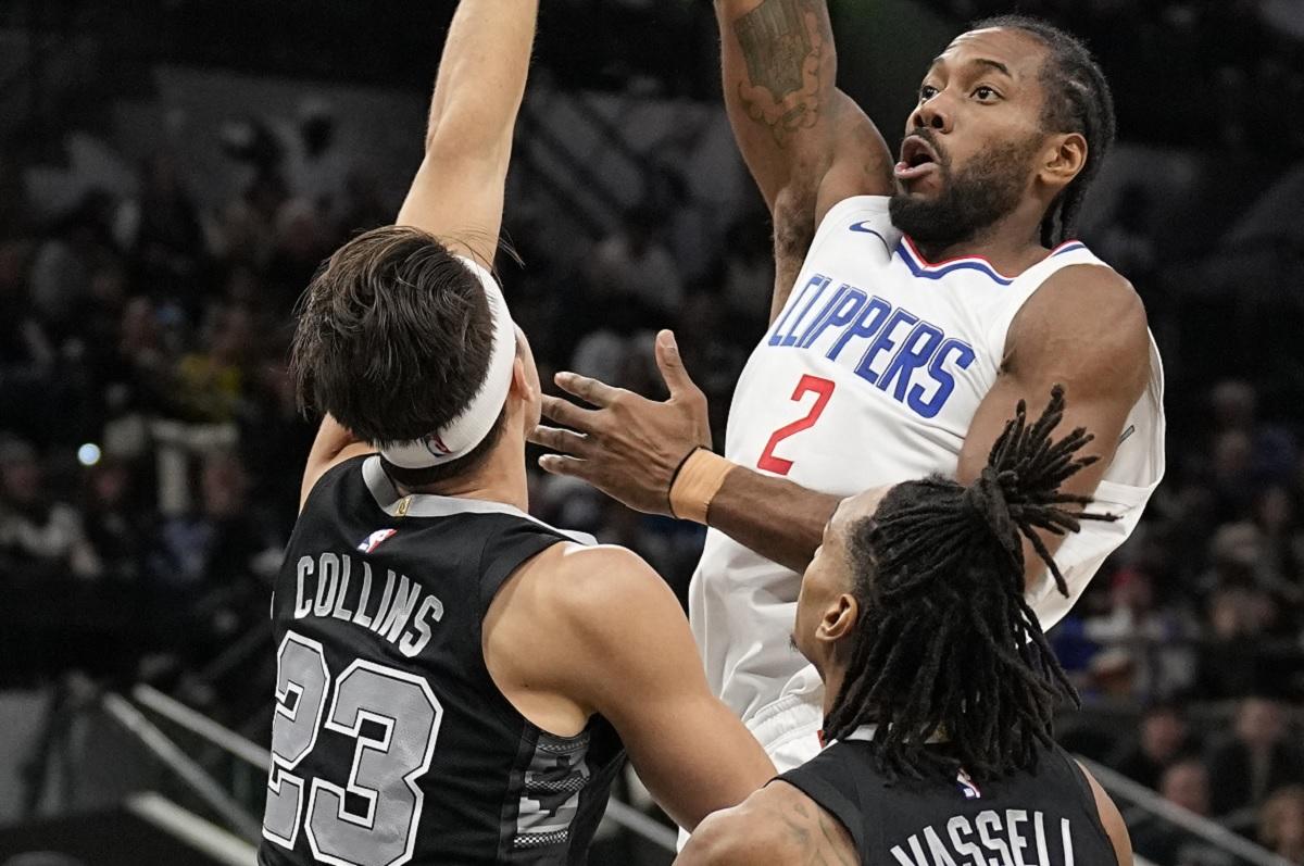 Clippers take second straight from struggling Spurs | GMA News Online