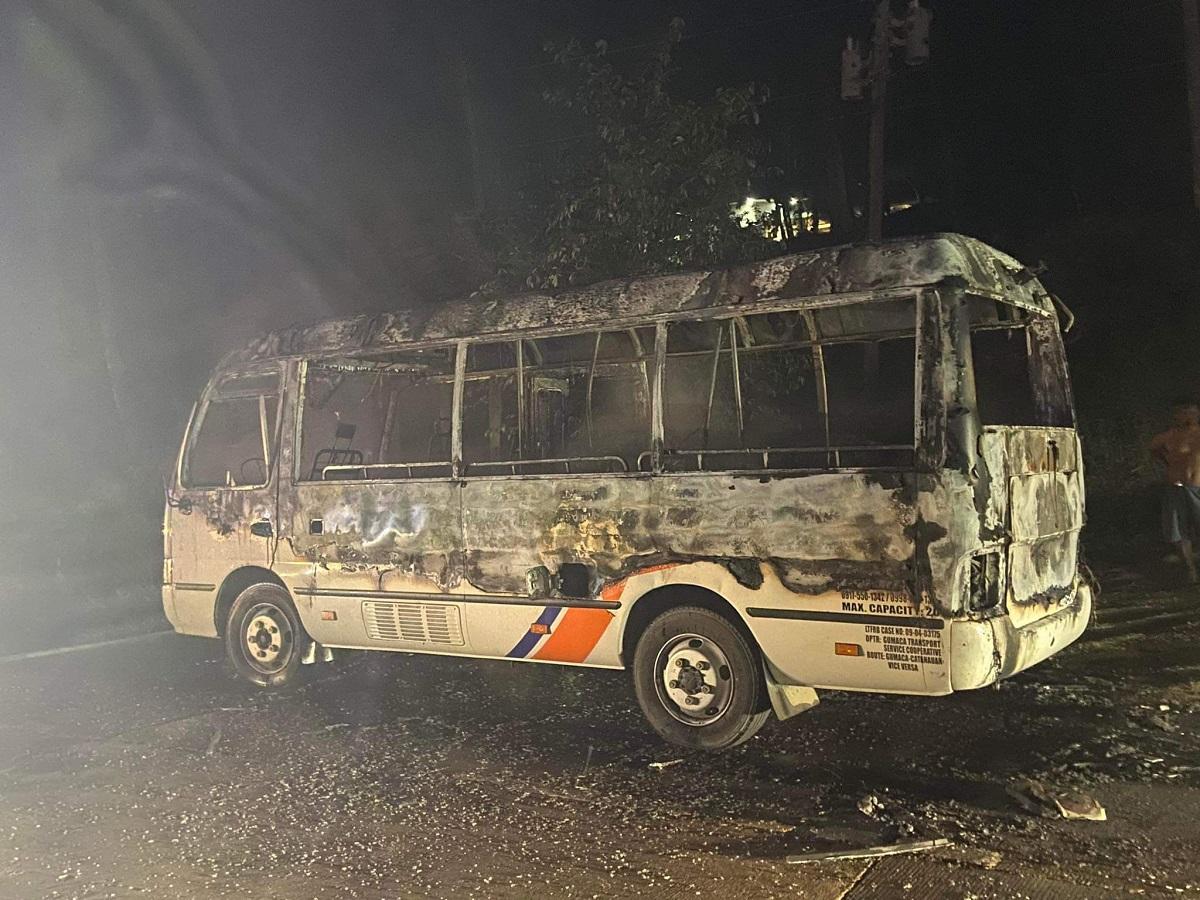 Modernized jeep burned in Quezon | Photos | GMA News Online