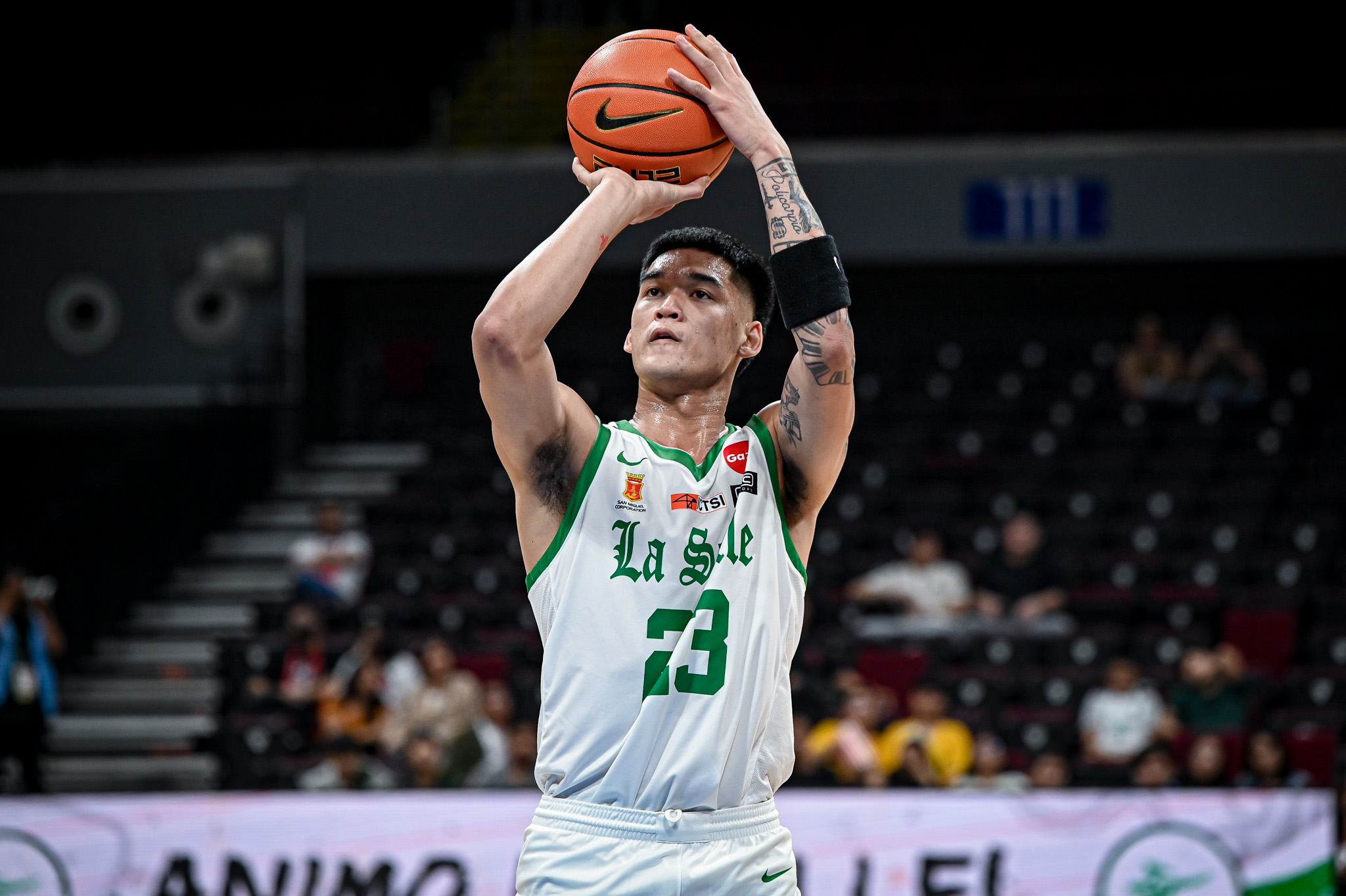Jonnel Policarpio stays with La Salle | GMA News Online