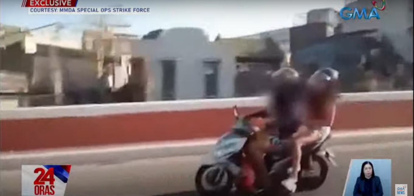 Rider on overloaded motorcycle leads MMDA in high-speed chase | GMA ...