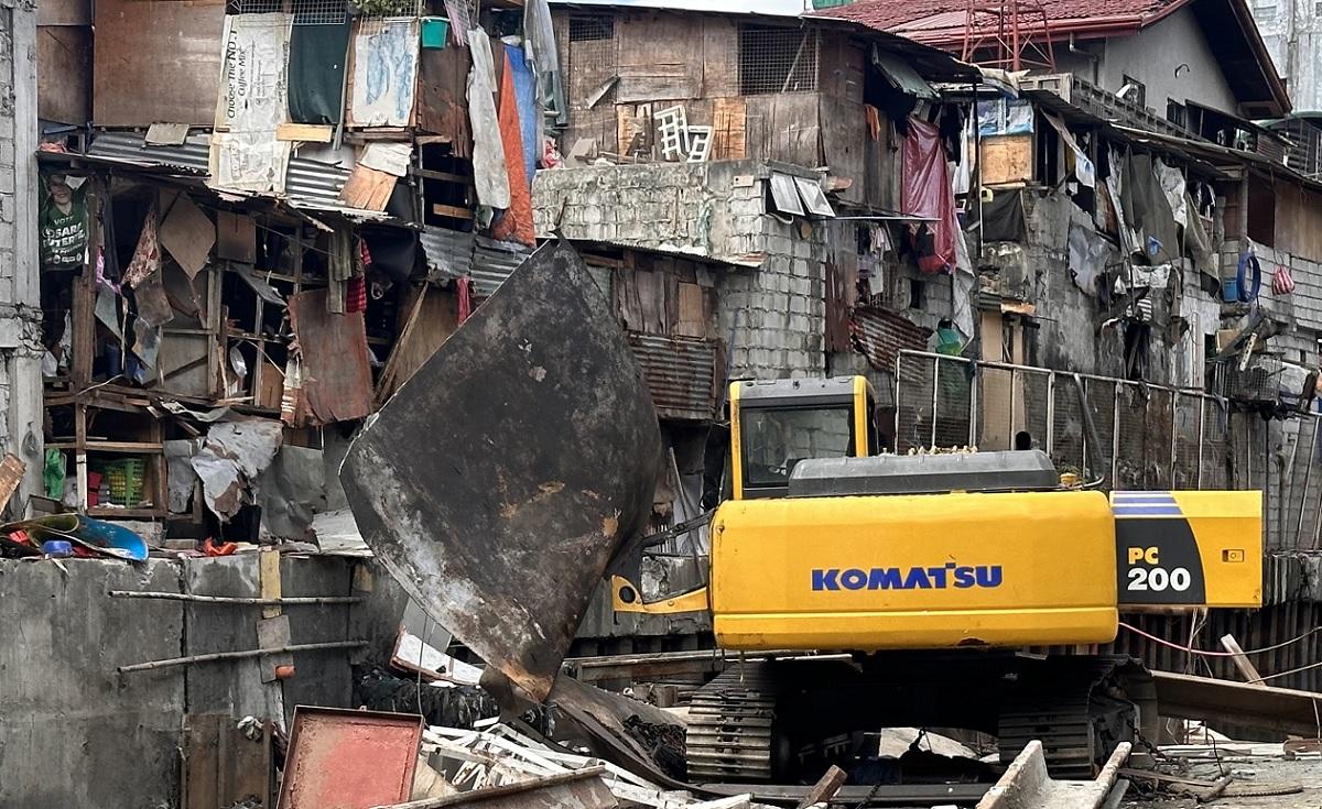 Construction worker killed in acetylene tank explosion in Manila | GMA ...