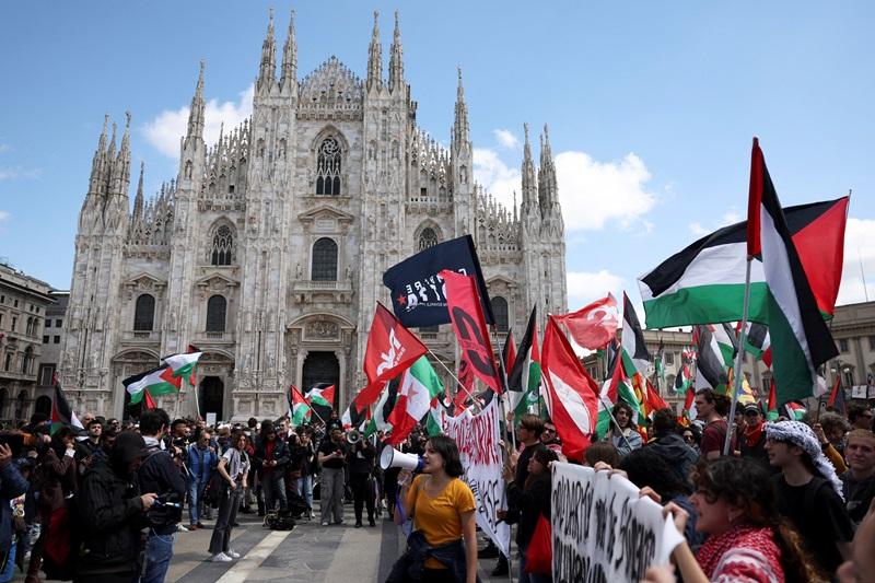 Italy marks Liberation Day from Nazi occupation, in Milan | Photos ...
