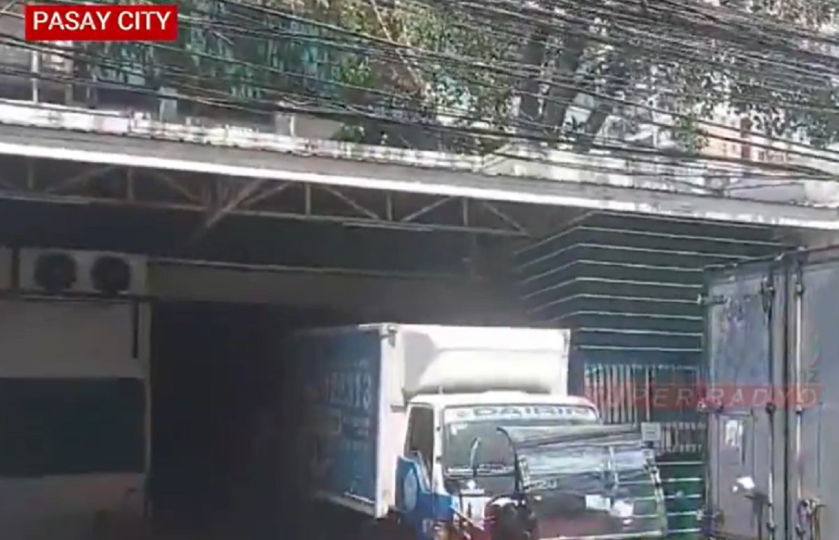 Pasay street closed due to ammonia leak | GMA News Online