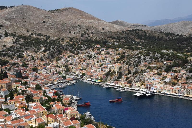 Search for missing British TV doctor continues on Greek island | Photos ...