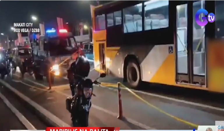 Rider na natumba nang masagi ng isa pang motorsiklo, namatay nang magulungan ng bus sa EDSA ...