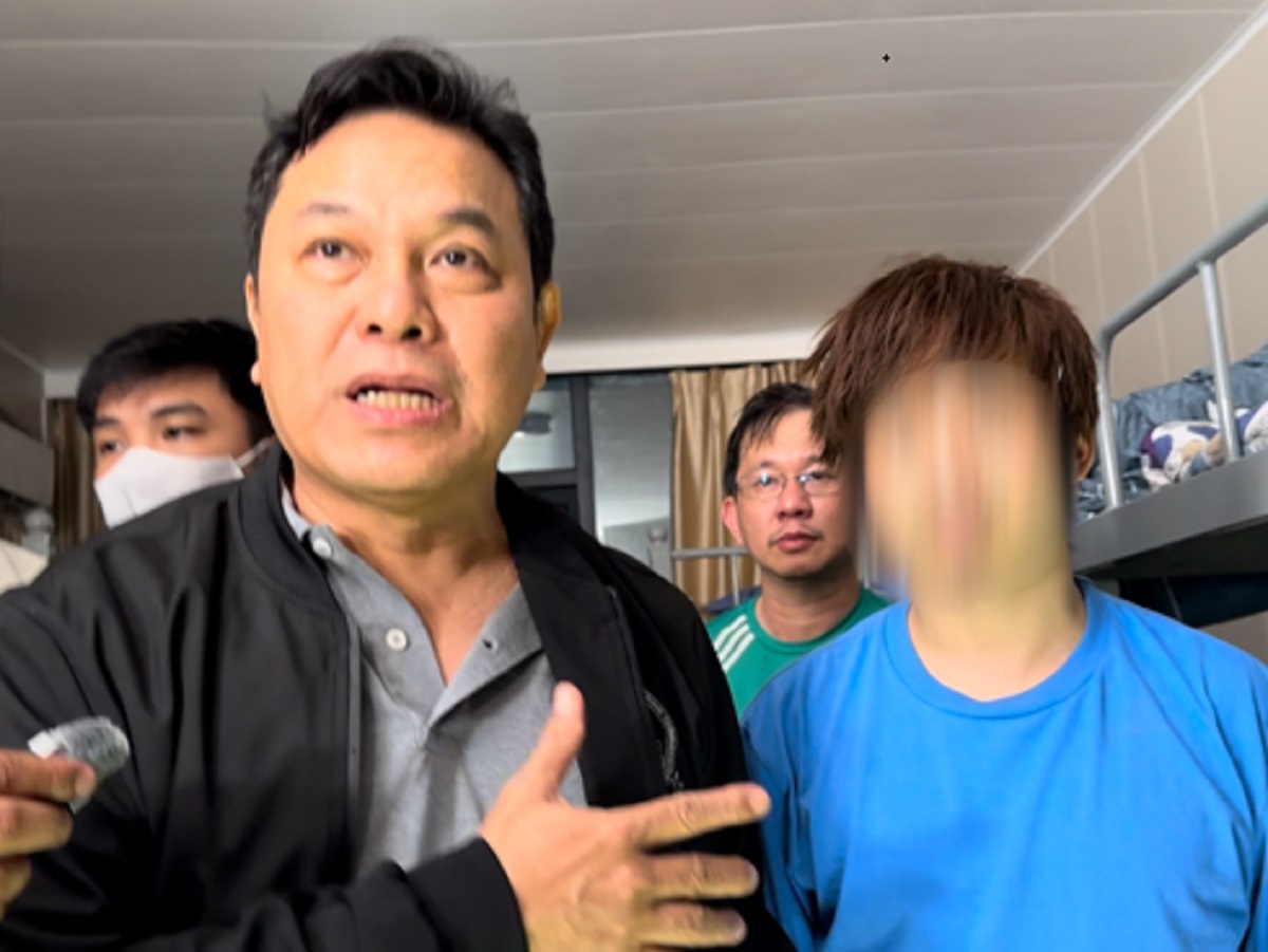 Chinese national, na-rescue sa isang iligal na POGO hub sa Pampanga ... Chinese national, na-rescue sa isang iligal na POGO hub sa Pampanga ...