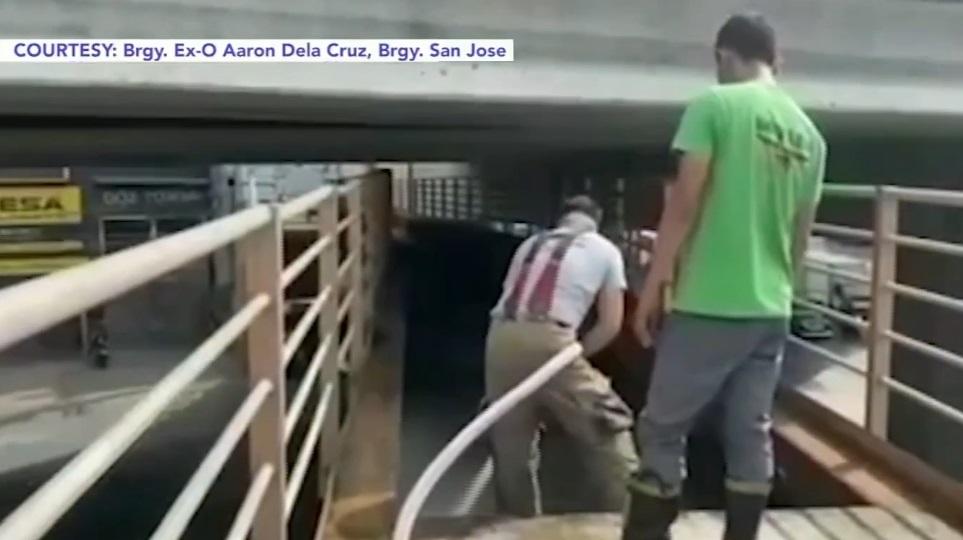 Trash-filled footbridge in QC cleaned; City Hall to ensure its ...