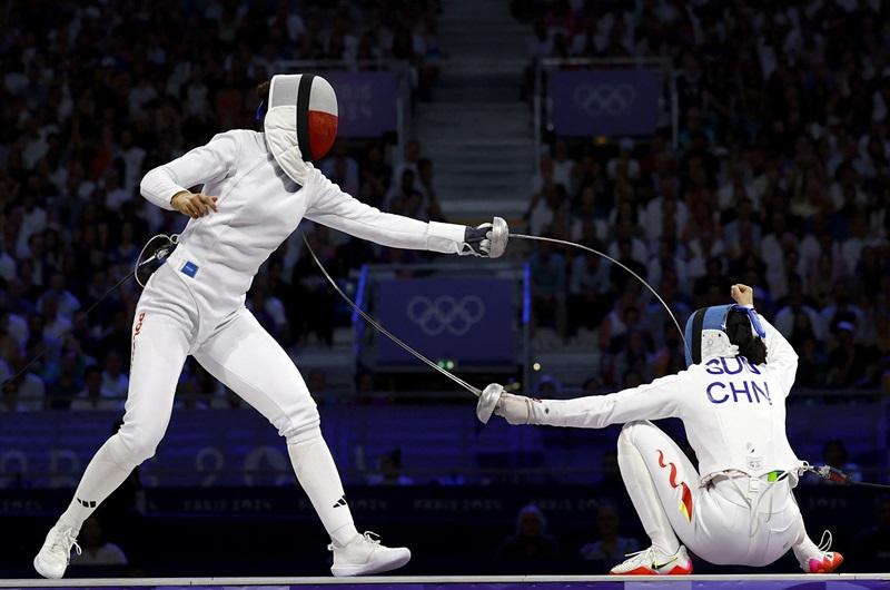 Fencing - Women's Epee Team Bronze Medal Match | Photos | GMA News Online
