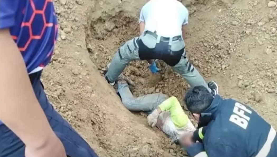4 workers buried alive at construction site in Antipolo | GMA News Online