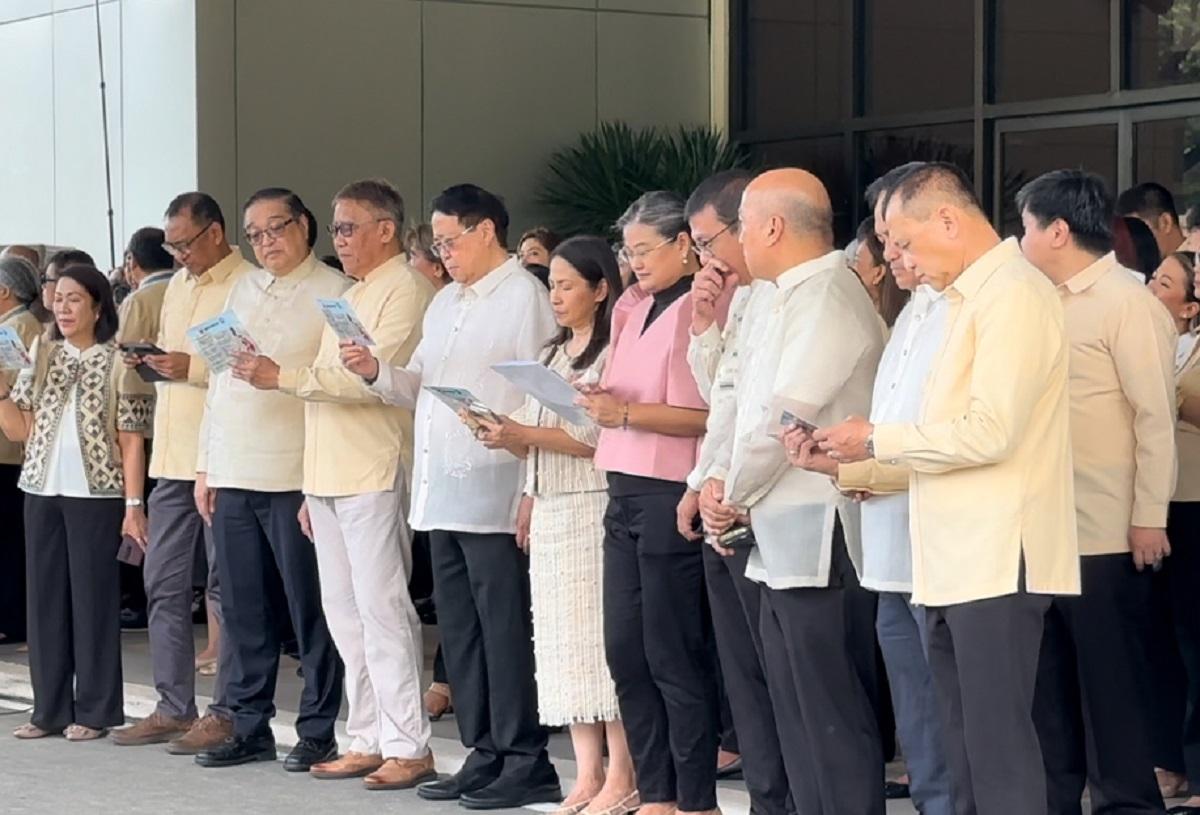 Bagong Pilipinas hymn, pledge now part of House flag ceremony | Photos ...