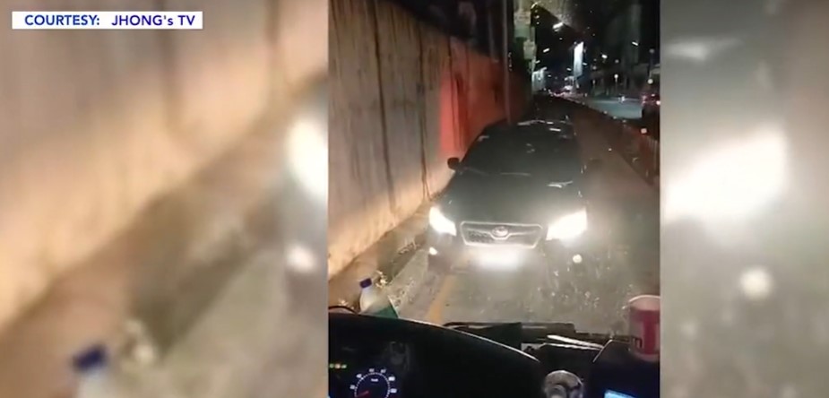 SUV 'from gimmick' counterflows on EDSA busway | GMA News Online