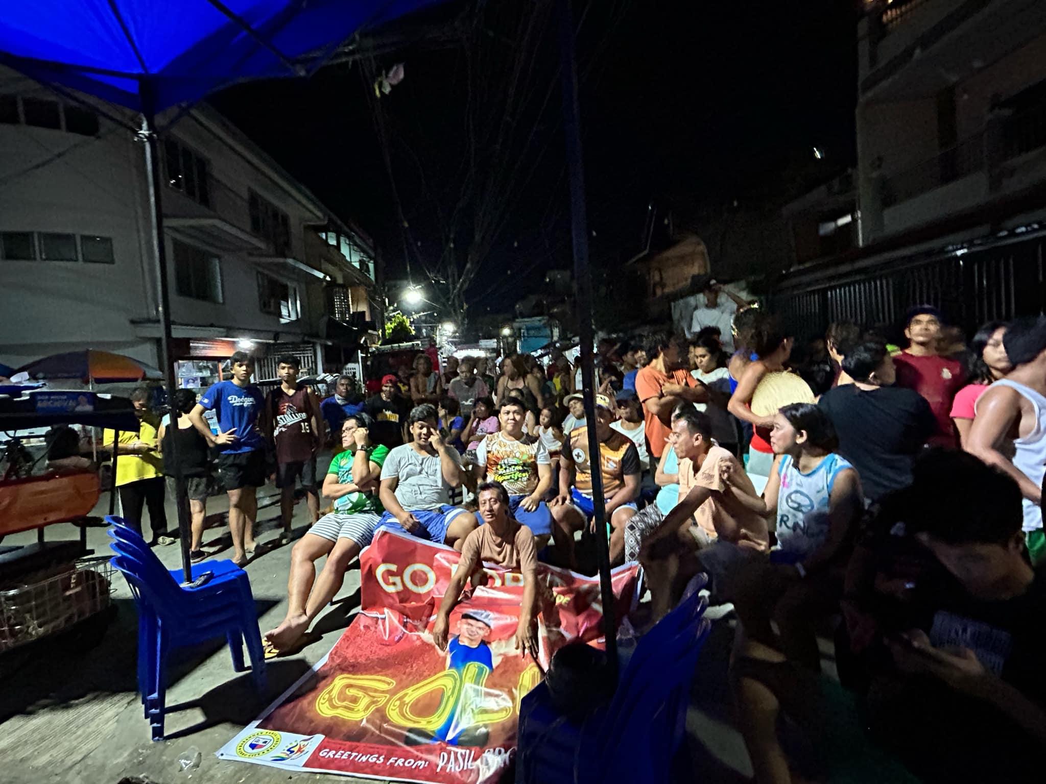 John Ceniza's neighbors watch weightlifter's Olympic event | GMA News ...