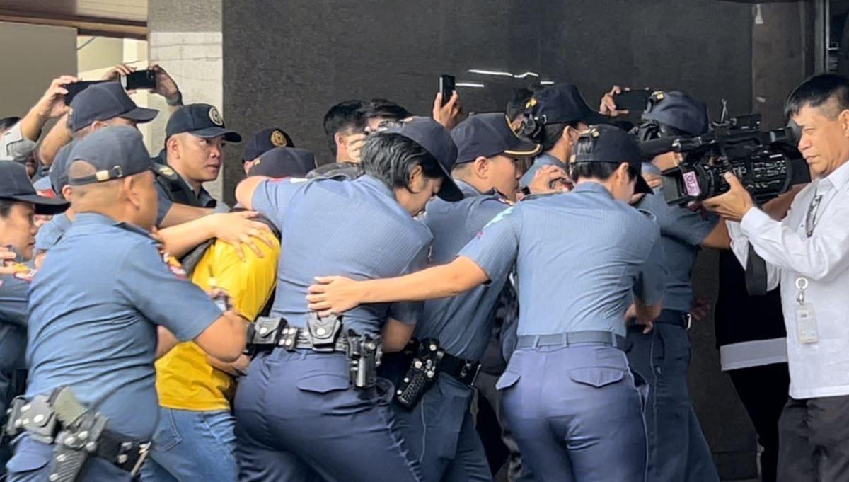 Alice Guo arrives at Senate to attend hearing | Photos | GMA News Online