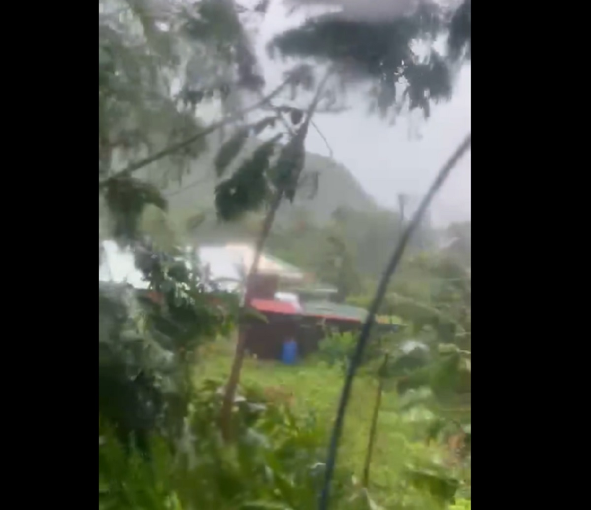 Typhoon Julian batters Batanes | GMA News Online