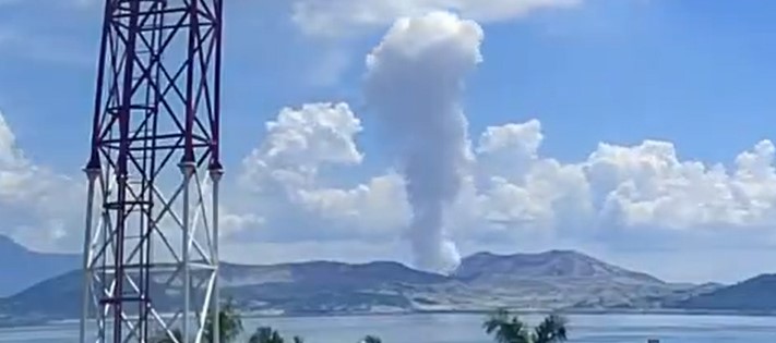 Taal Volcano has minor phreatic eruption anew — PHIVOLCS | GMA News Online