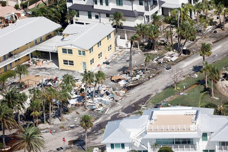 Aftermath of Hurricane Milton's landfall, in Siesta Key | Photos | GMA ...