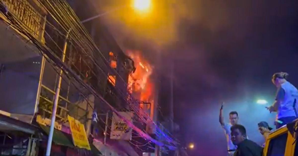 Fire hits residential-commercial area in Taytay, Rizal | GMA News Online