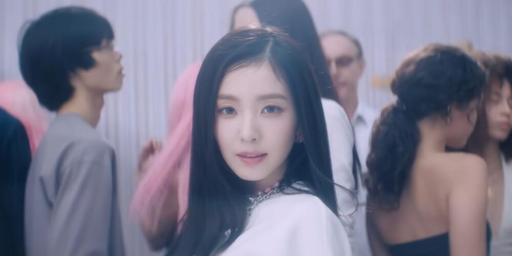 Red Velvet’s Irene makes solo debut with ‘Like a Flower’ mini-album, music video | GMA News Online