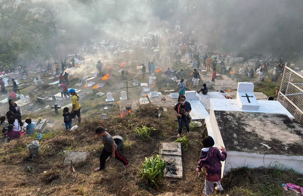 Sagada remembers the dead with Panag-apoy | Photos | GMA News Online