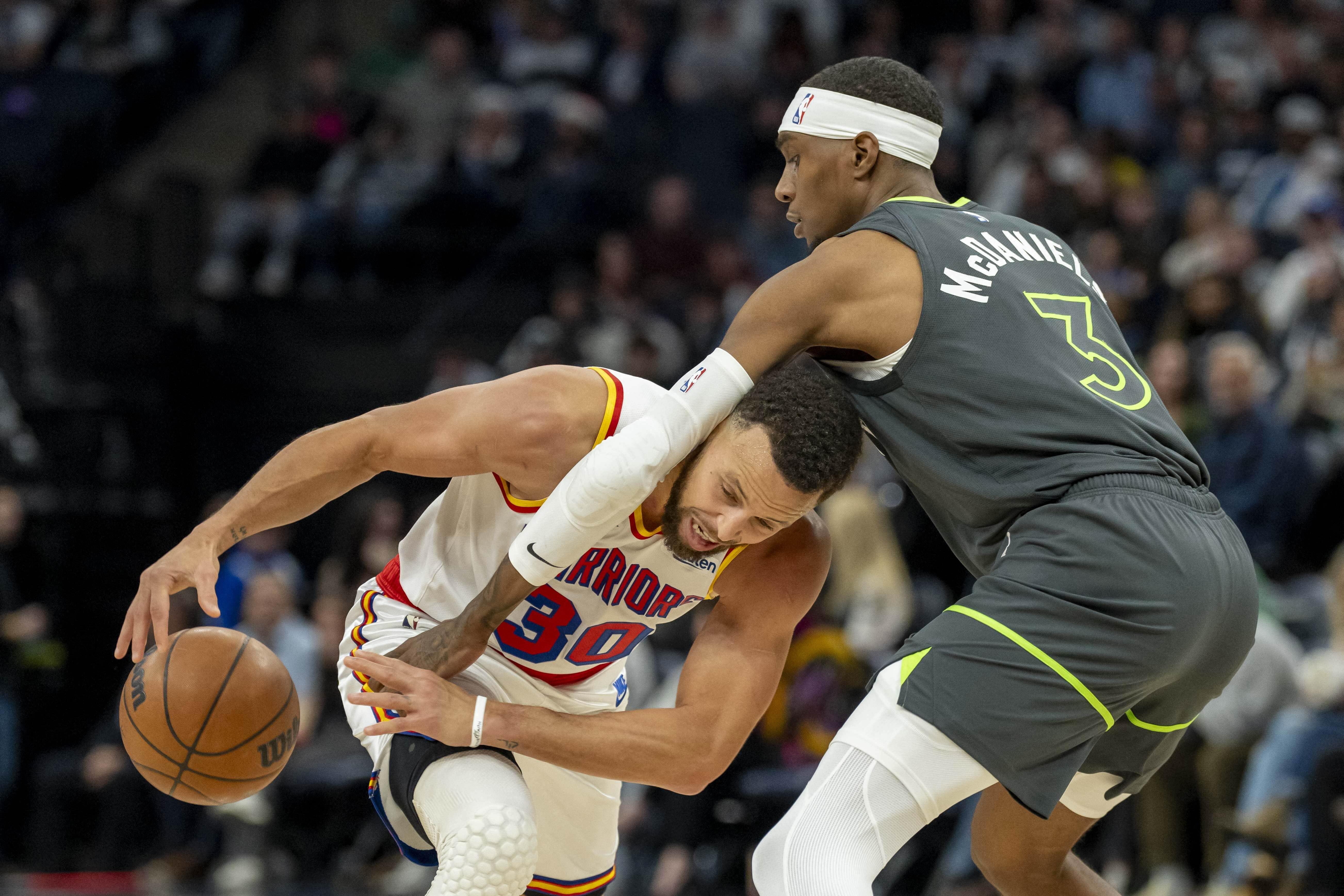 NBA: Stephen Curry nets 31 as Warriors end skid with win over Wolves | GMA News Online