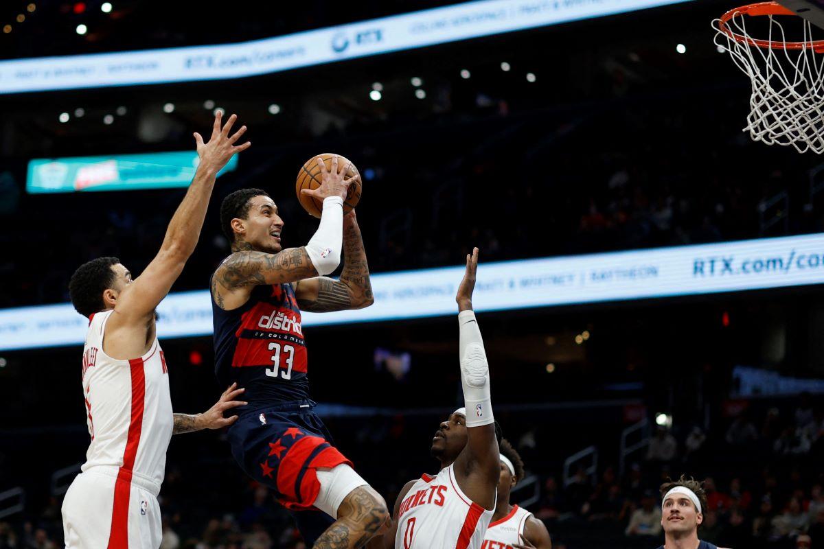 NBA: Big third quarter sends Rockets past Wizards | GMA News Online