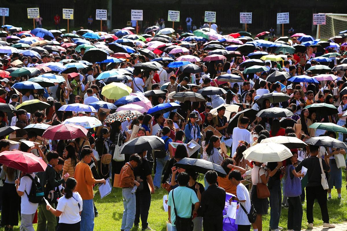 Thousands take PUP entrance exam | Photos | GMA News Online