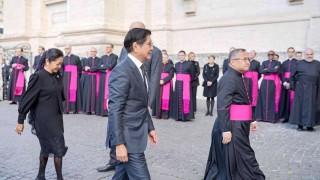 Marcos, First Lady join mourners at Pope Francis' funeral | Ang People ...